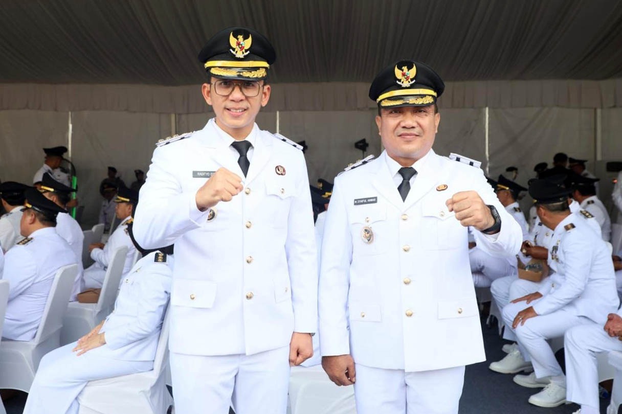 Dilantik Presiden Prabowo, Radityo Egi Pratama-M. Syaiful Anwar Resmi Jadi Bupati dan Wakil ...